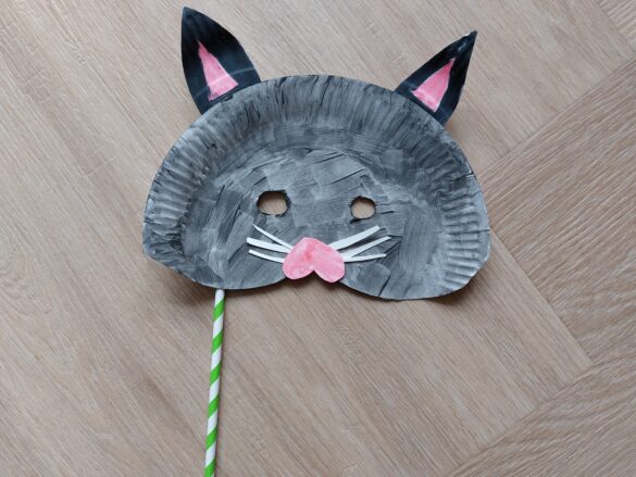 Een leuk masker maken van papier - LindaSchrijft