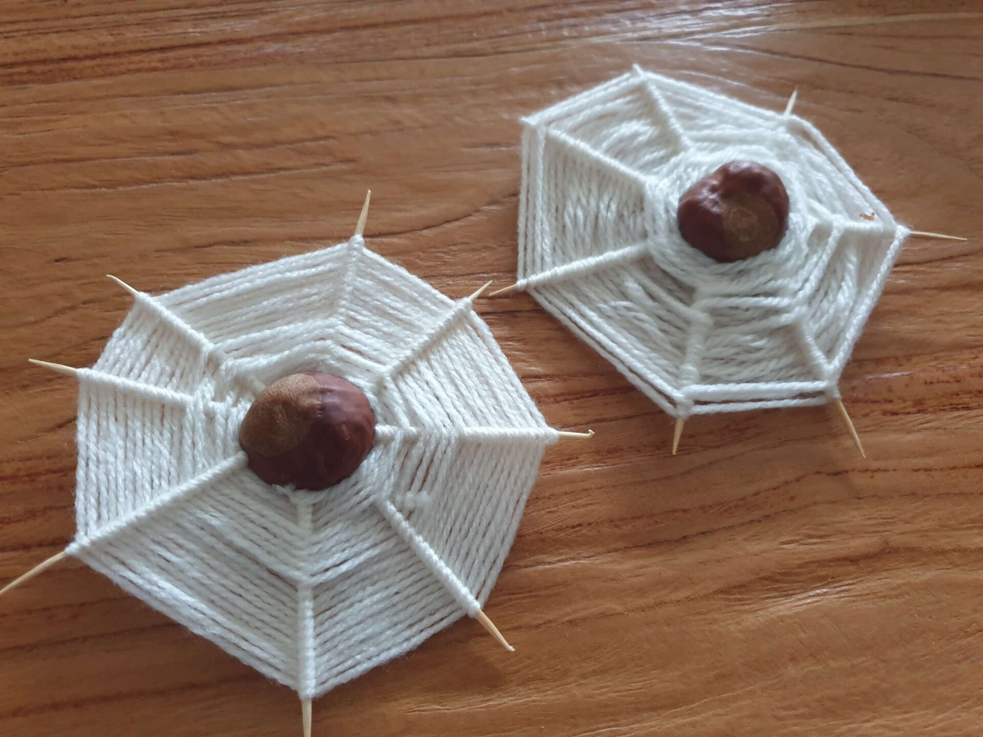 Herfst: spinnenwebben knutselen met kinderen - LindaSchrijft