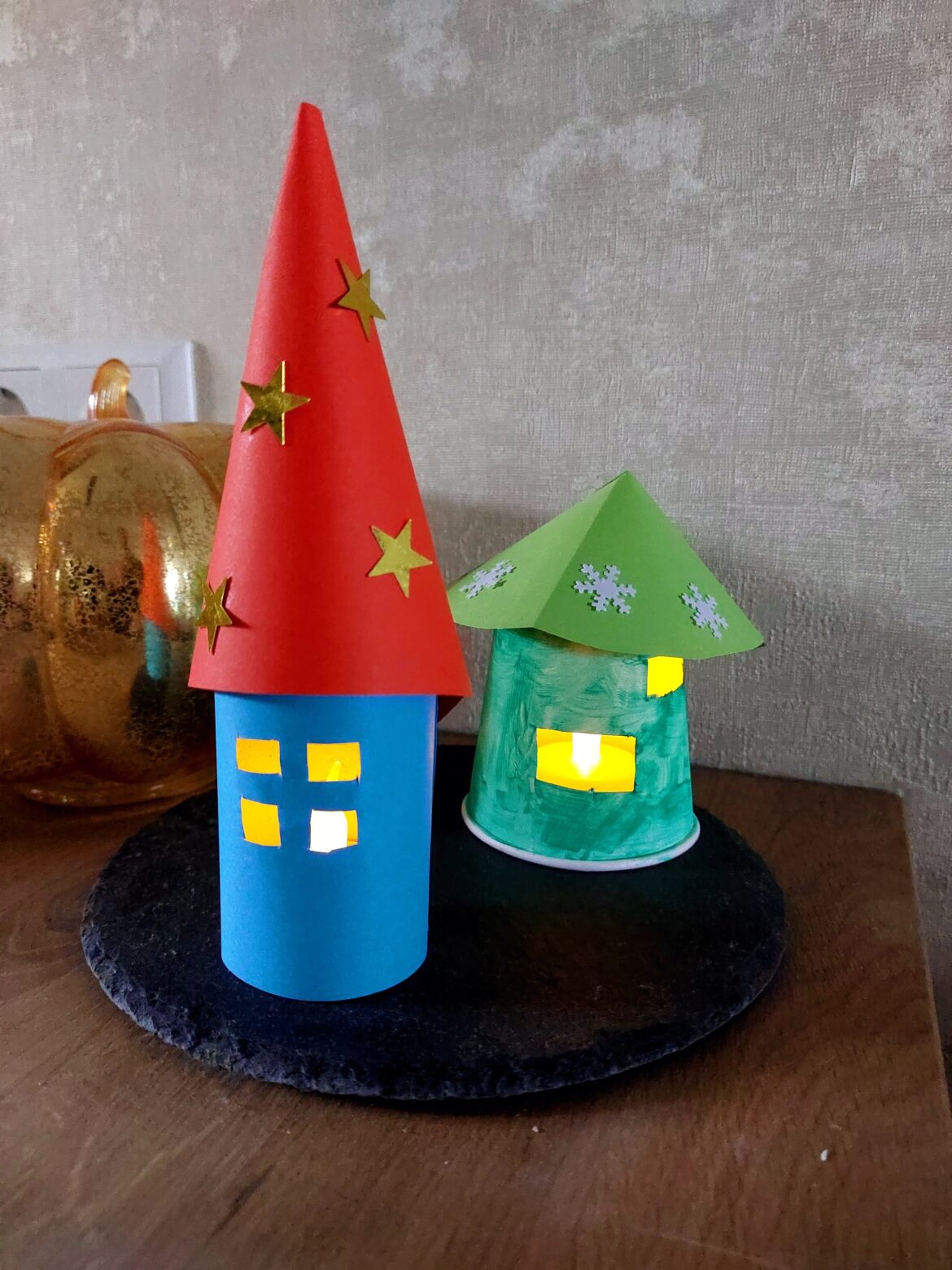 Huisje knutselen van karton met peuters en kleuters - LindaSchrijft